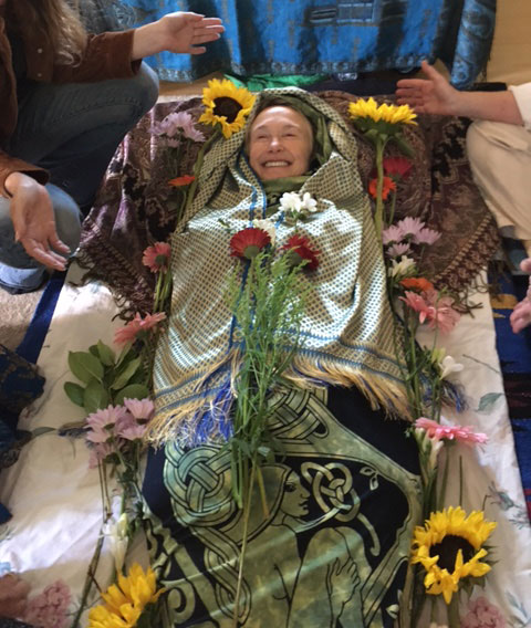 Shrouding - Integral Thanatology Institute